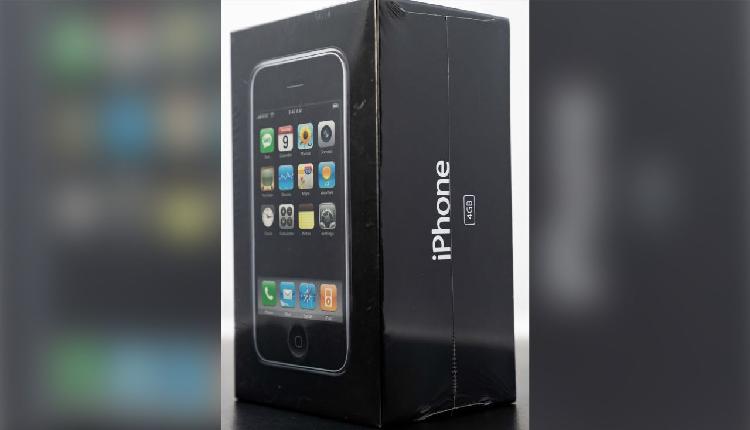 2007 1st gen Apple iPhone sells for $190,000 | Amwal Al Ghad